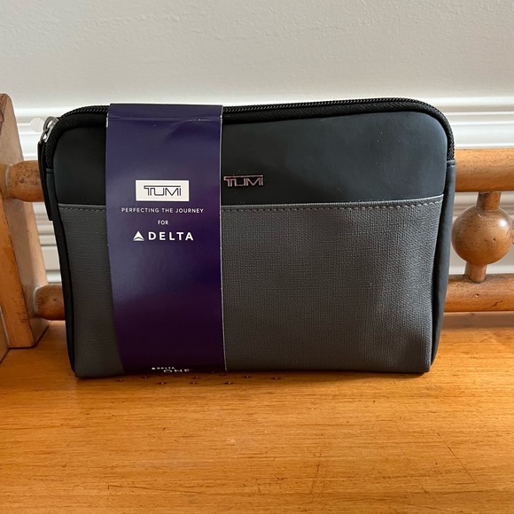 Tumi Bags Host Pick Tumi Delta International First Class Toiletry Amenity Kit Poshmark